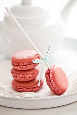 Raspberry Macaron Pops - The Sweetest Occasion