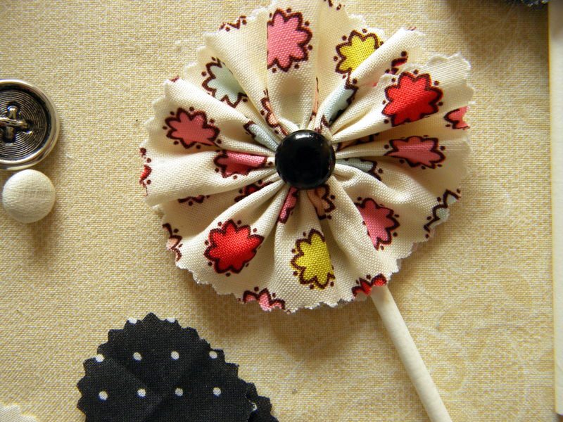 DIY Ruffled Cake Toppers - The Sweetest Occasion