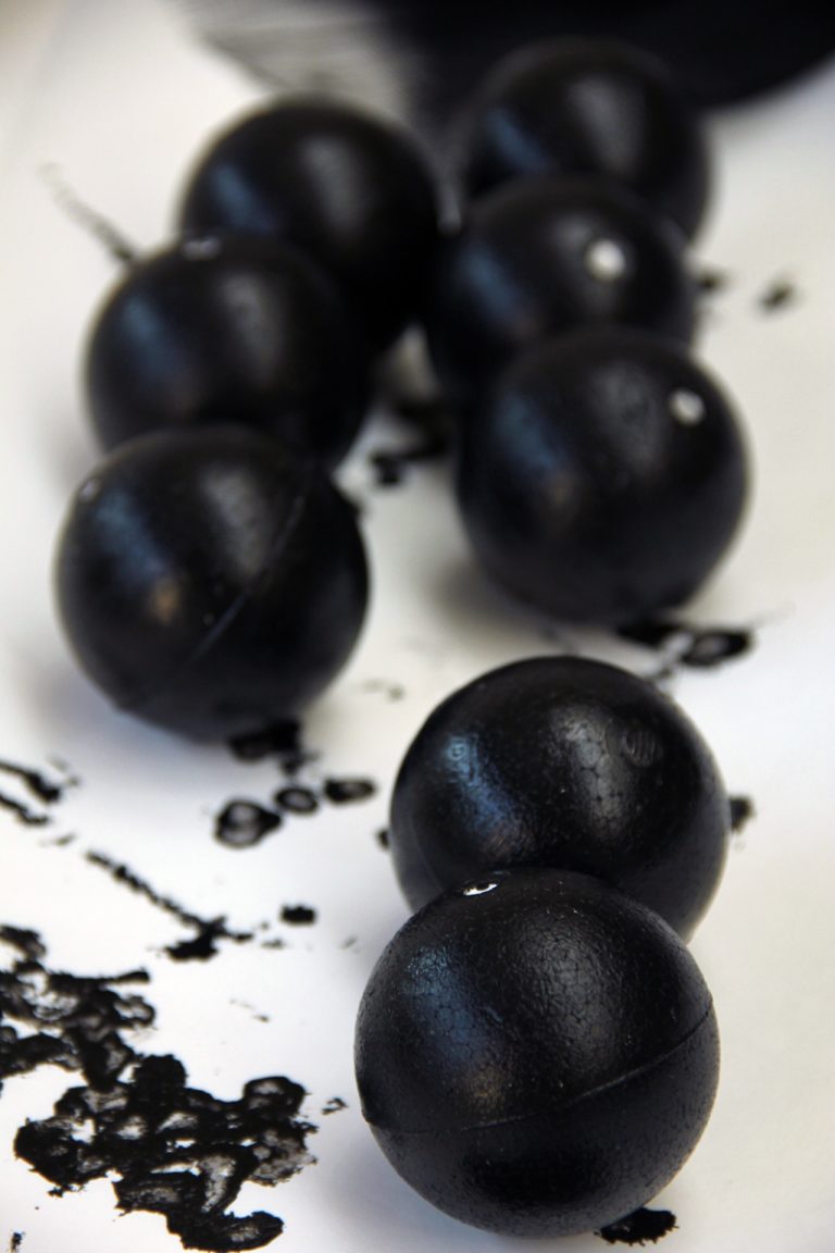 DIY Bat Garland - The Sweetest Occasion