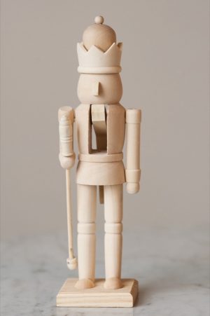 DIY Golden Nutcracker Holiday Mantel - The Sweetest Occasion