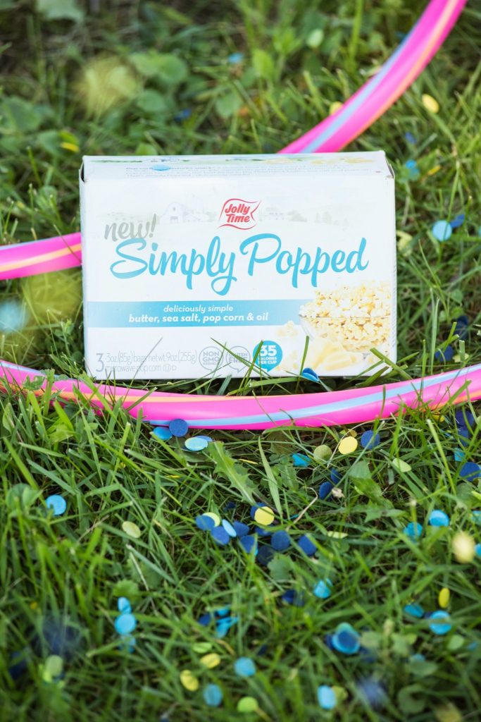 A Summer Neighborhood Lawn Party - The Sweetest Occasion