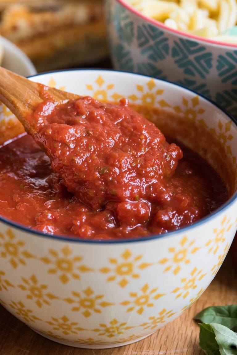 Host an Awesome Dinner Party with a Make Your Own Pasta Bar - The ...